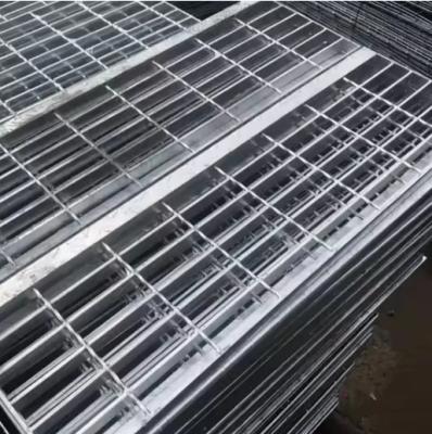 China Hot Dipped Galvanized Steel Bar Grating Stair Tread for Heavy Load Bearing with Customizable Sizes for sale