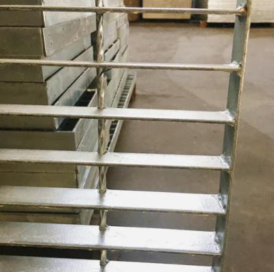 China Hot DIP Galvanized Steel Stair Treads with Anti Slip Nosing and Customizable Sizes for Industrial Use for sale