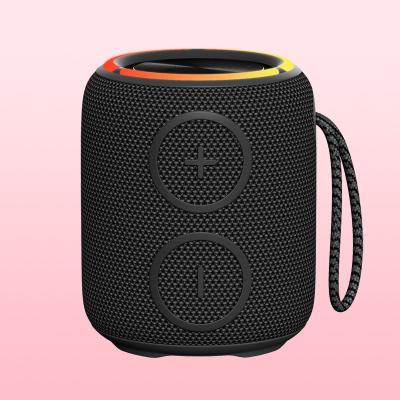 China IPX7 altavoz Bluetooth resistente al agua con batería de 2500mAh 16W de salida en venta