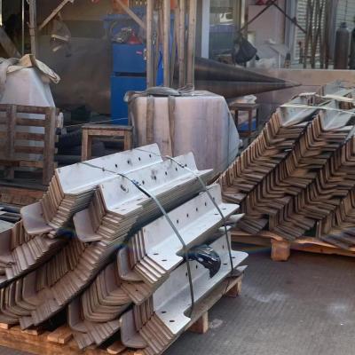 Cina Acciaio inossidabile disuguale laminato a freddo di Antivari di angolo di acciaio inossidabile 321 uguali in vendita