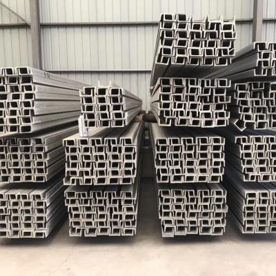 Cina Acciaio profilato a U Ss321 316 che perfora la sezione della disposizione U della scanalatura a 