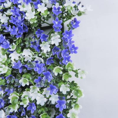 Cina I fiori artificiali piantano i pannelli della pianta della parete del contesto dell'erba per all'aperto dell'interno in vendita