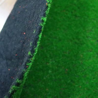 Cina Parete artificiale dell'erba verde di falsificazione del paesaggio di Moss Mat 100*100cm del panno dell'interno in vendita