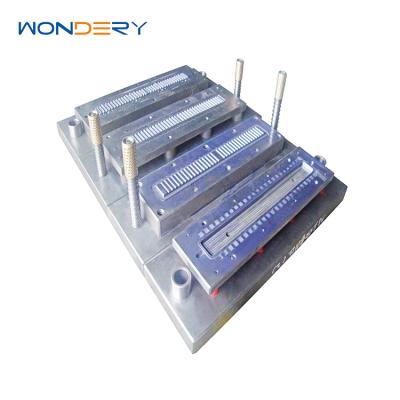 China Troquel de placa de cabezal de radiador para soldadura fuerte en la producción de radiadores de aluminio en venta