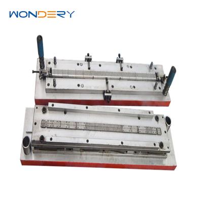 China Troquel de placa de cabezal de radiador para soldadura fuerte en la producción de radiadores de aluminio en venta