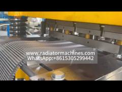 Pressa per stampaggio a freddo di alette per radiatori in alluminio personalizzati con cambio stampi automatico