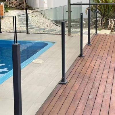 China 304 316 Stainless Steel Balustrade Posts Glass Railing Posts Balcony Tempered Glass Balcony Posts for sale