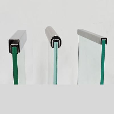 Cina 304 Acciaio inossidabile tubo di maniglia a fessura facile da installare SS tubo a fessura personalizzato tubo di maniglia a fessura rotonda per scale ringhiera di vetro in vendita