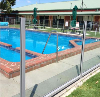 중국 13.52mm 6mm+1.52PVB +6mm 컬럼 프레임 라미네이트 온화 유리 수영장 펜싱 판매용