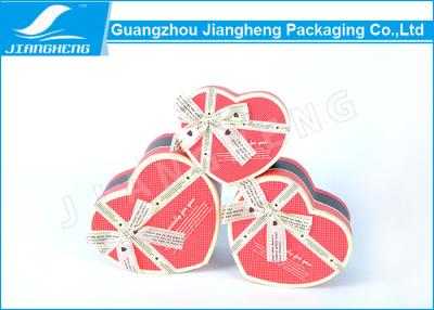 Cina Contenitori di regalo decorativi del cartone con il nastro, scatola a forma di del cuore di carta del cartone in vendita