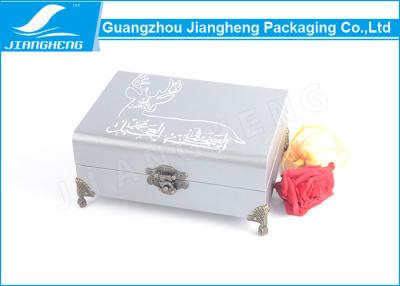 中国 金属の標準のチョコレートのどの革ギフト用の箱/革包装箱 販売のため