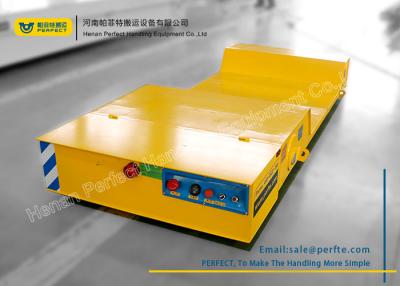中国 十字湾の物質的な移動のカート、モーターを備えられた床平板の物品取扱いのトロリー 販売のため