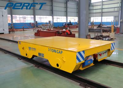Chine Le chariot plat électrique à piles de transfert de rail avec l'extérieur et la main sans fil a combiné la grue à vendre