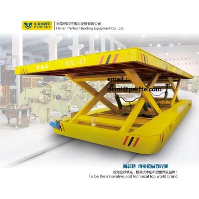 Cina Attrezzatura di maneggio del materiale su misura dei carretti del magazzino con la Tabella di sollevamento di forbici in vendita