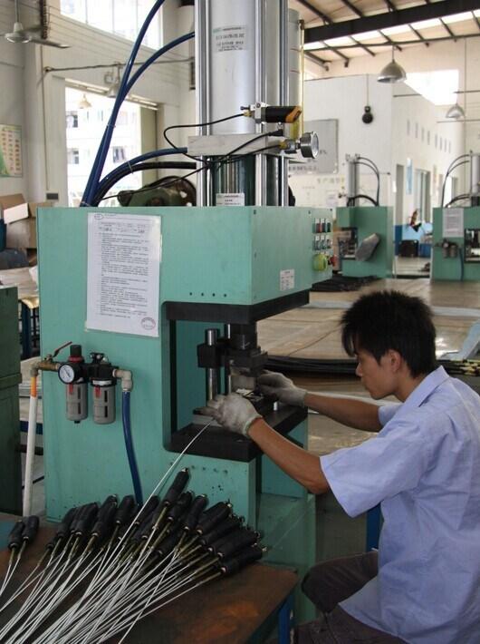 OEM Origional Quality Auto Brake Cable Available for Jeep Vehicle