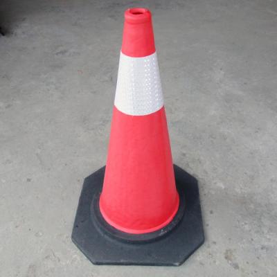 中国 白い反射テープ黒の基盤1mエヴァの道路交通の円錐形 販売のため