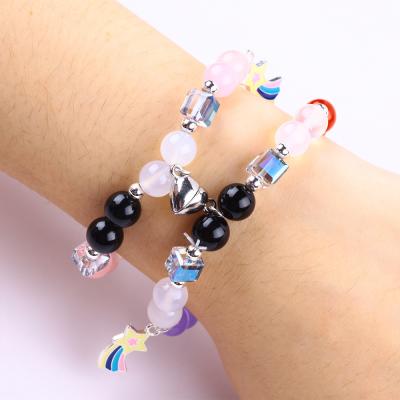 Cina 8mm Multicolore Cristallo Naturale Amicizia Gioielli Distanza Braccialetto Cuori Magneti Braccialetto Per Regalo in vendita