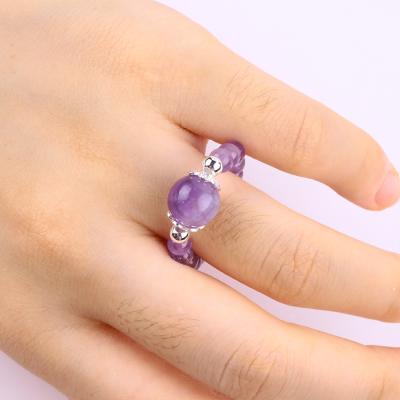 Cina Anello a perline di gemma a mano a 4 mm Anello regolabile di pietre di ametista elastico per il giorno di festa in vendita