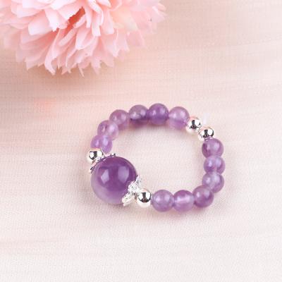 Cina Anello a perline di gemma a mano a 4 mm Anello regolabile di pietre di ametista elastico per il giorno di festa in vendita