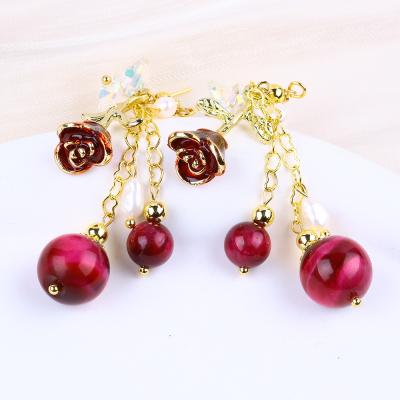 Cina 10MM 8MM Rosso Rosso Tigre Occhio Cristallo E Perla Bianca Con Rosa Fiore Dangle Lungo Orecchino Per Festa E Indossare Ogni Giorno in vendita