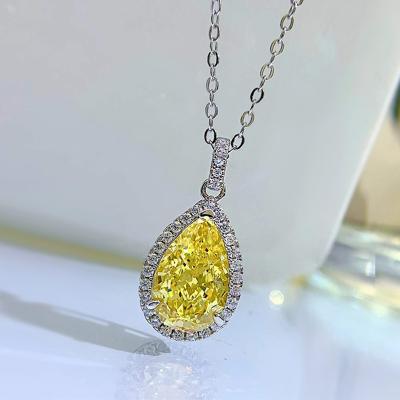 Cina Decorazioni in pietra gialla pendente a goccia d'acqua collana di moda gioielli circone in vendita