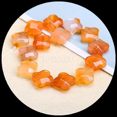 Cina Carnelian Topaz Gem Bead Natural Crystal Clover Shape Stone Loose Bead Strands For Bracelets in vendita