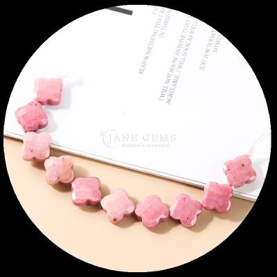 Cina Red Aventurine Amazonite Gem Bead Natural Crystal Clover Shape Stone Loose Bead Strands For Bracelets in vendita