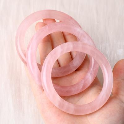 Cina Pietra cristallina naturale lucidata rosa rosa quarzo braccialetto gioielli di cristallo per il regalo di compleanno in vendita