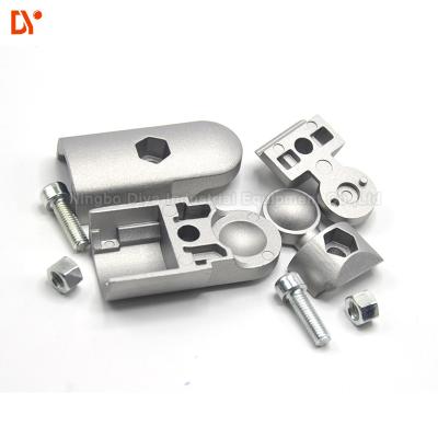 Cina Connettore di alluminio del tubo di spessore 1.7mm di 180° Od 28mm in vendita