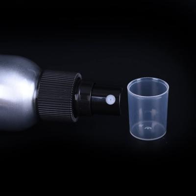 Cina 300ml 500ml Matte Black Aluminum Spray Bottle con la bottiglia della pompa della lozione di innesco in vendita