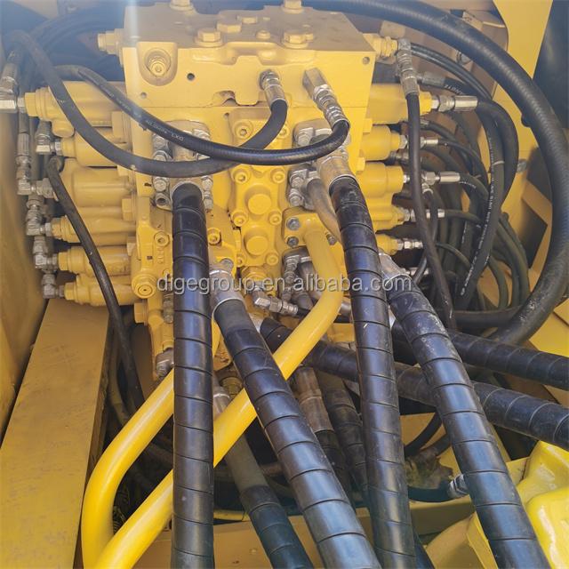 KOMATSU PC 240-8 Excavator bucket attachment