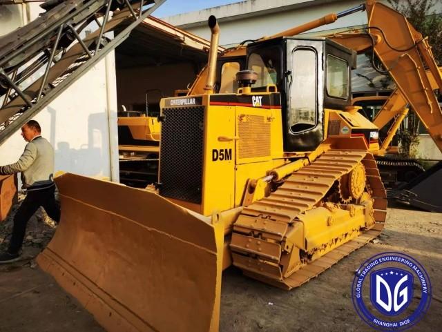 Caterpillar D5M With excellent power durability and high efficiency Japanese Caterpillar D5M Bulldozer
