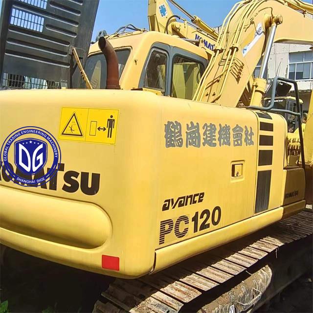 Komatsu PC120 Excavator side view