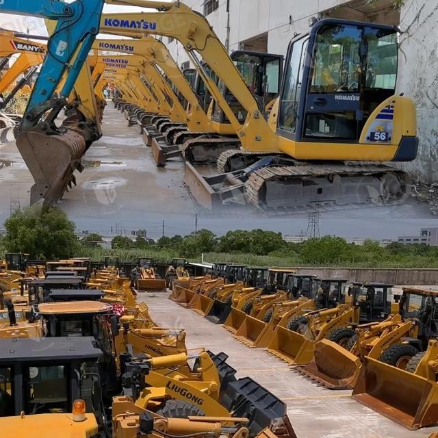 Doosan DX225 Excavator front view