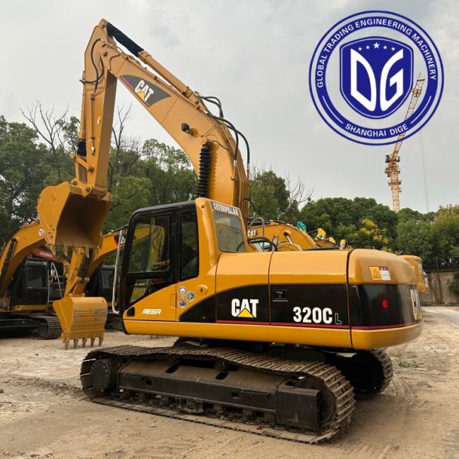 CAT 320C Excavator cabin view