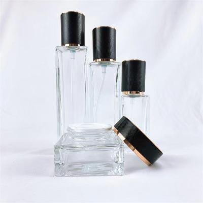 Cina Liquid Foundation Glass Bottle Alloves Cosmetic in vendita