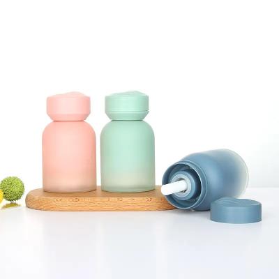 China New Design Empty Car Fragrance Diffuser Bottle Gradient Color Car Aromatherapy Bottle for sale