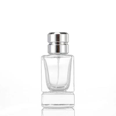 中国 Perfume Glass Spray Bottles Thick Bottom Crimp Neck Square Parfum Bottle 販売のため
