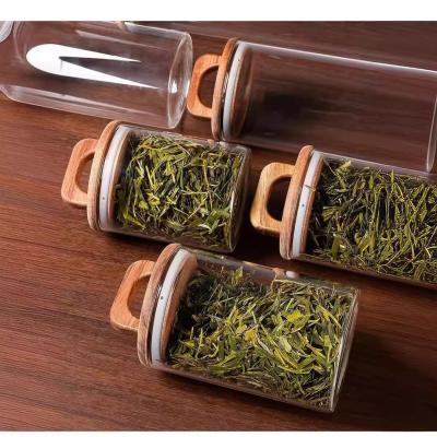 Cina Food Storage Container High Borosilicate Glass Kitchen Jar with Wooden Bamboo Lid in vendita