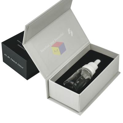 Cina Scatole di imballaggio per oli essenziali a chiusura magnetica singola Cartone rigido con inserto di schiuma in vendita