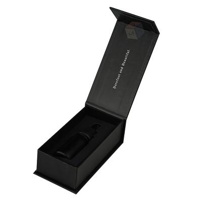 Cina Scatole di imballaggio per oli essenziali a chiusura magnetica singola Cartone rigido con inserto di schiuma in vendita