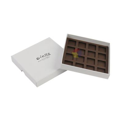Cina Produttore Logo personalizzato Imballaggio regalo per alimenti Confezione scatola di cioccolato bianco con vassoio di carta in vendita