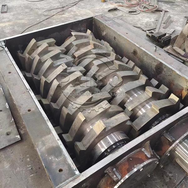 Quality 500-1000Kg/h Capacity Waste PP PE PET Bottle Plastic Film Crusher double Shaft for sale