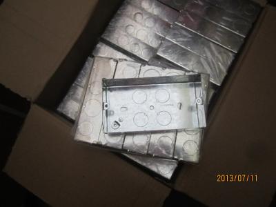 China Galvanized Electrical Metal Conduit Box , Square Electrical Boxes And Covers for Lighting Fixture for sale