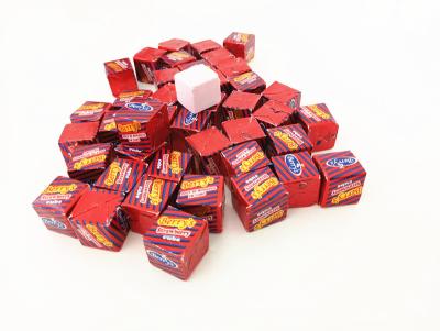 China caramelo comprimido del cubo del sabor de la fresa 2.75g en calidad del buen precio de los tarros buena en venta