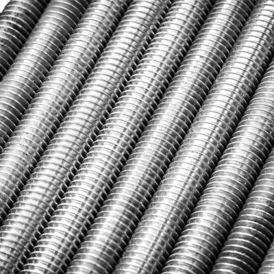 China Klasse 4.8 gegalvaniseerd koolstofstaal Gi stud draadstaaf voor industriële toepassingen Te koop