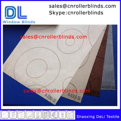 China Tela tejida-Blockout grabada en relieve para las persianas de rodillo en venta