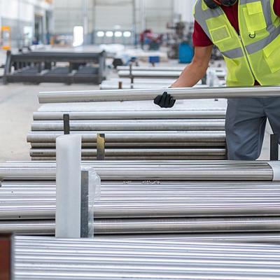 Cina Tubo in acciaio inossidabile ASTM 304L resistenza alla corrosione Tubo in acciaio inossidabile senza saldature utilizzato in scenari di saldatura per apparecchiature di lavorazione alimentare, materiali da costruzione, parti di automobili in vendita