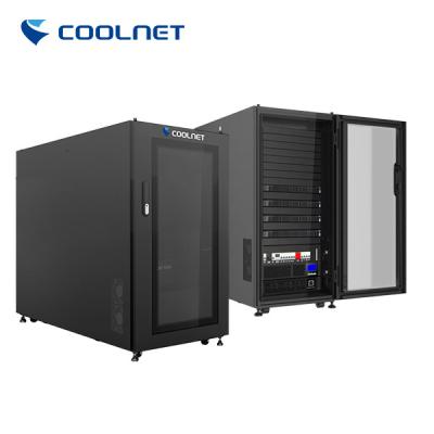 Gabinete de Data Center del sitio del servidor con el sistema de enfriamiento de la precisión