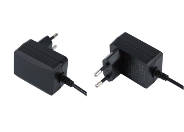 Cassa in plastica Wireless Adaptore solare AC DC Universal Plug Charger Regno Unito UE Stati Uniti